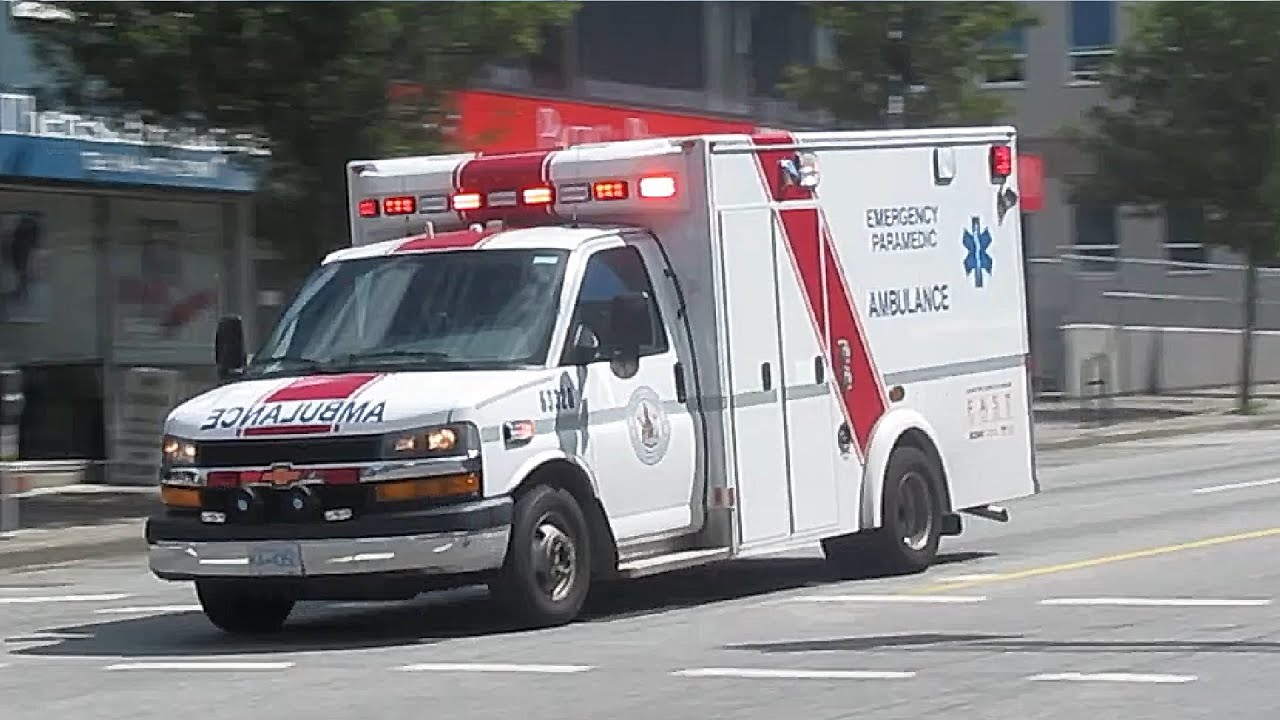 B.C. Emergency Health Service Ambulances Responding in Vancouver 溫哥華救護車 ...