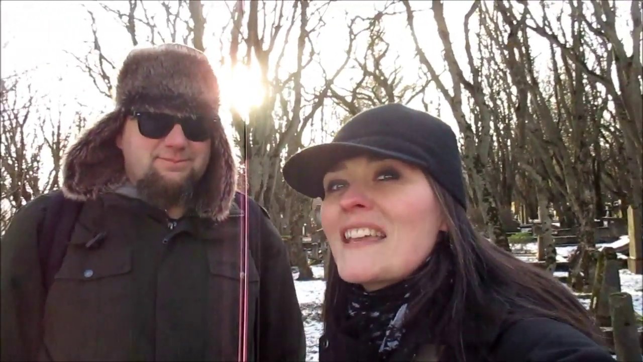 Cemetery Seek: Hólavallagarður in Iceland - YouTube