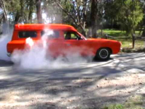 Valiant Panel van BURNOUT - YouTube