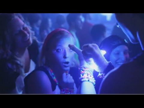 Cute girl trips HARD when the molly kicks in