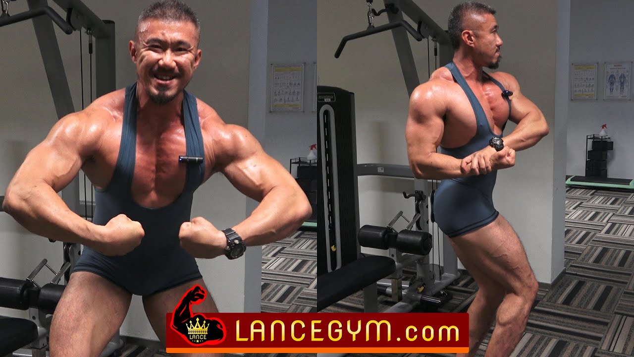 Pumped Bodybuilder Works Hard To Compete In Bodybuilding (Pumping ...