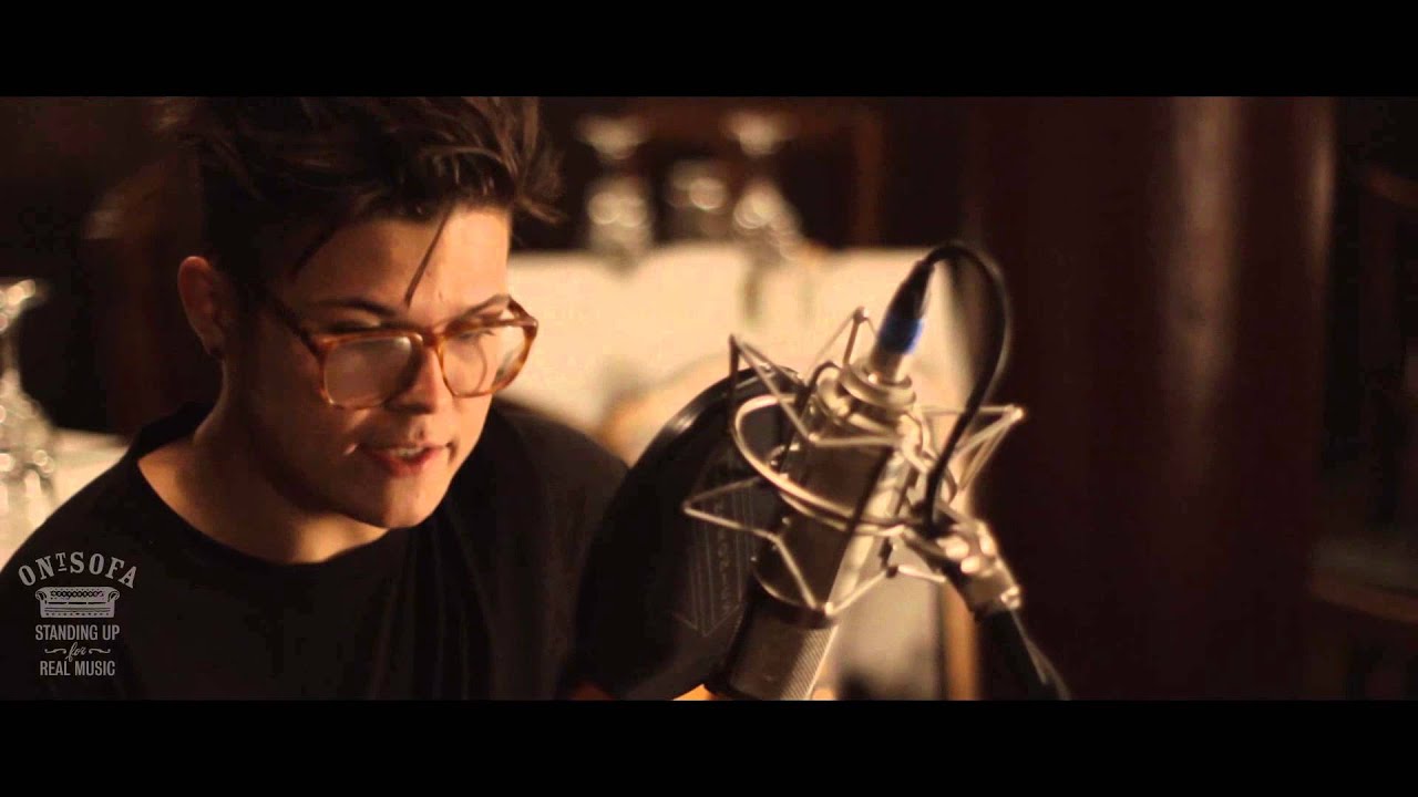 Charlie Moss - Valerie Cover for Ont Sofa Sessions - YouTube