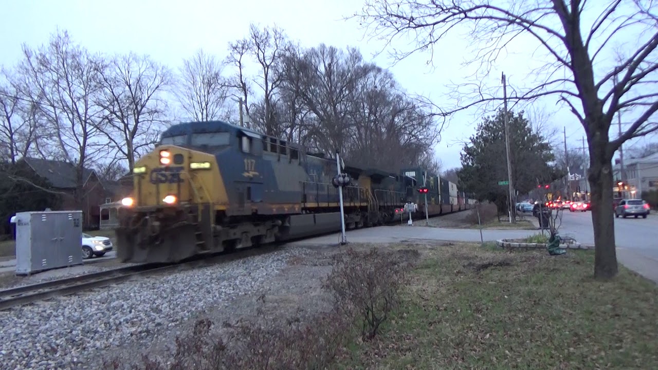 CSX 117 at Hite Avenue at Crescent Hill in Louisville - YouTube