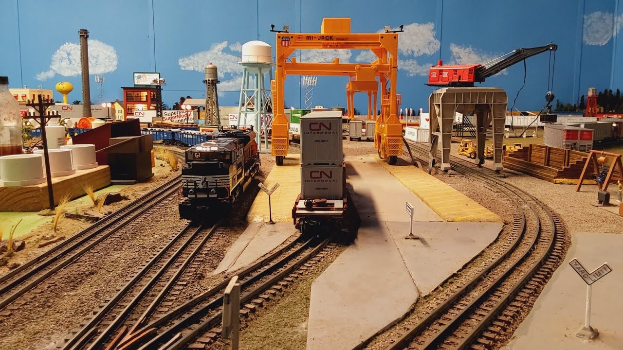 NS 1001 train but it's a super short train that an SD70 is pulling ...