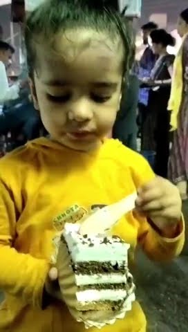 Ishi ko cake bahut pasand hai 😋😄#shortvideo #youtubeshorts #fun - YouTube