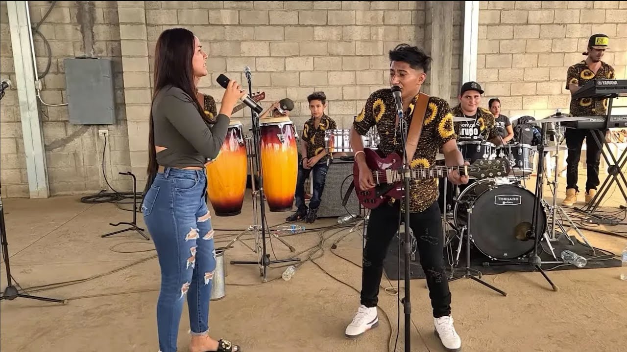 ️Joselin y el grillito nos cantan "La pareja ideal" ️ - YouTube