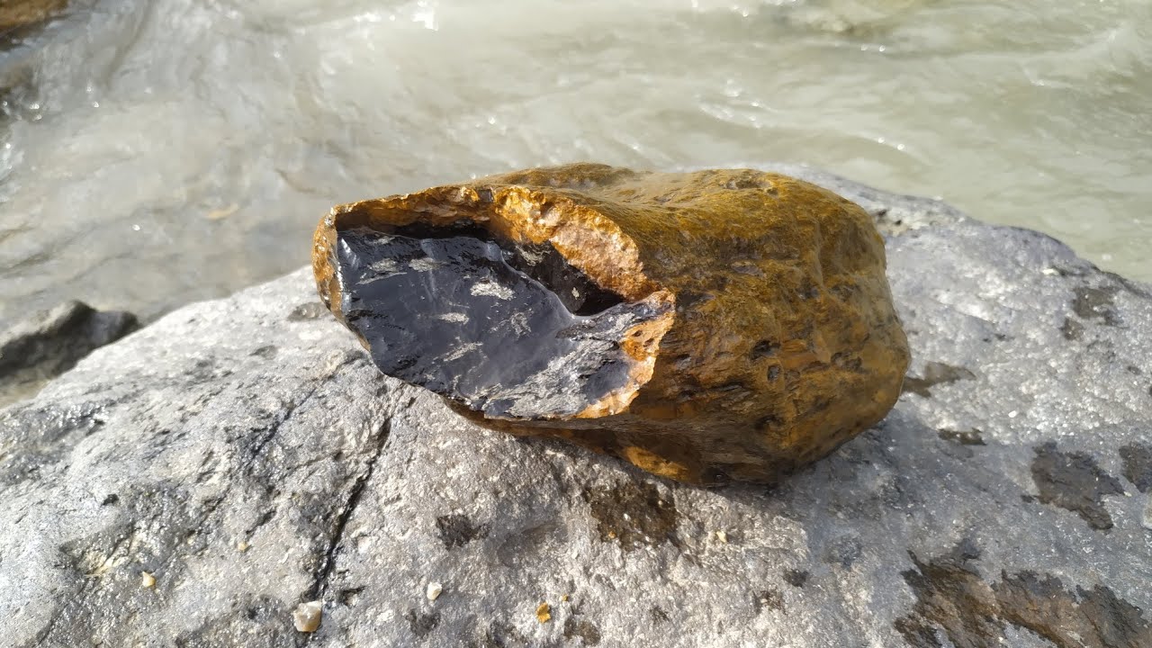 Pyrite Dalam Batu Fosil - YouTube