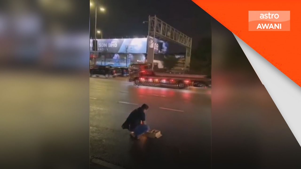 Lelaki bakar mercun cake tepi MRR2 ditahan polis - YouTube