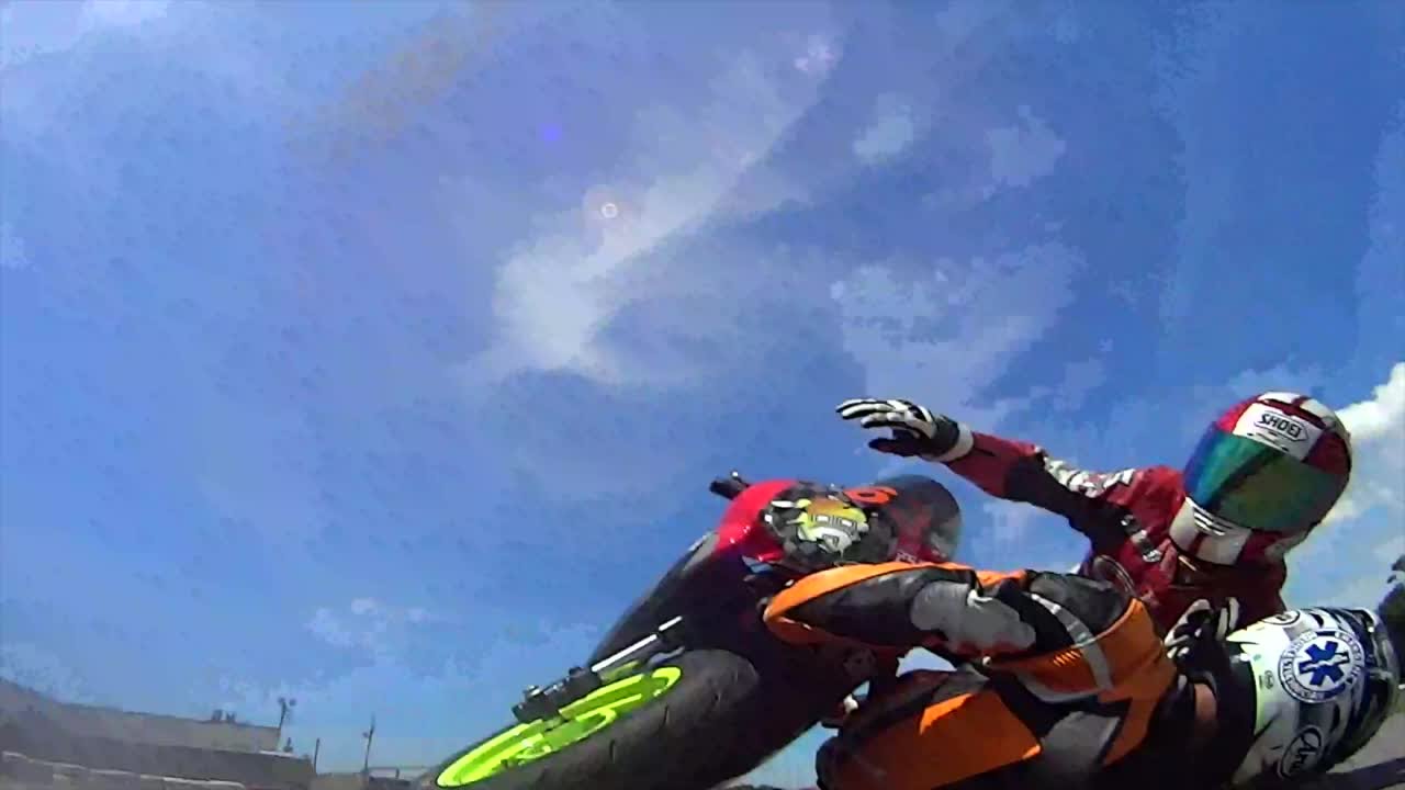 鉅豐練車轉倒追撞 MiniGP Crash and Get Rearend at GFRT - YouTube