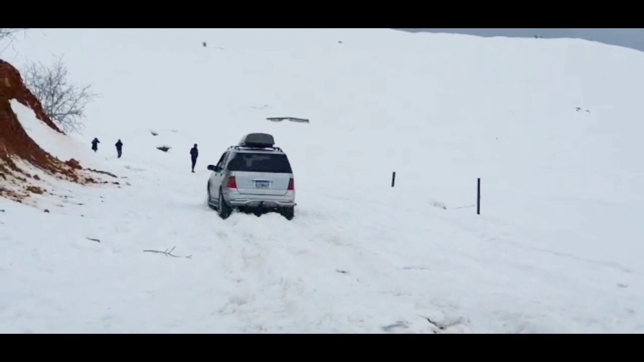 Mercedes ML320 ML350 ML W163 snow - YouTube