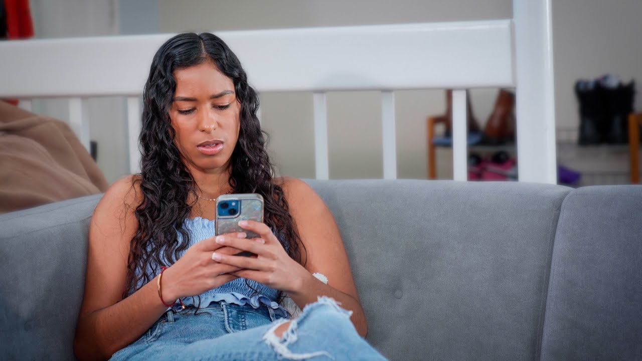 Angry texting with bae | ElhadjTV | - YouTube