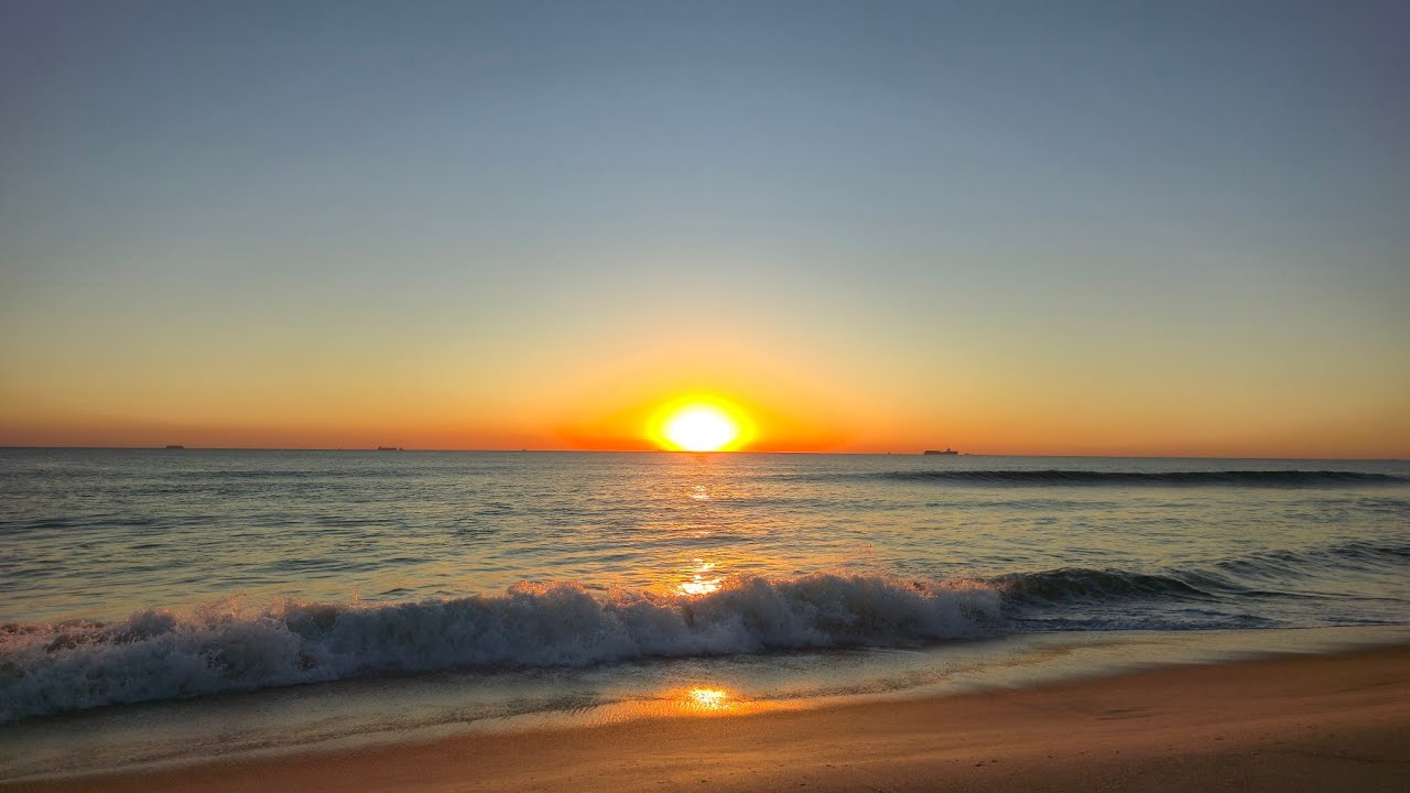 Spiritual Morning at Point Cartwright, Australia | Sunrise 105 ...