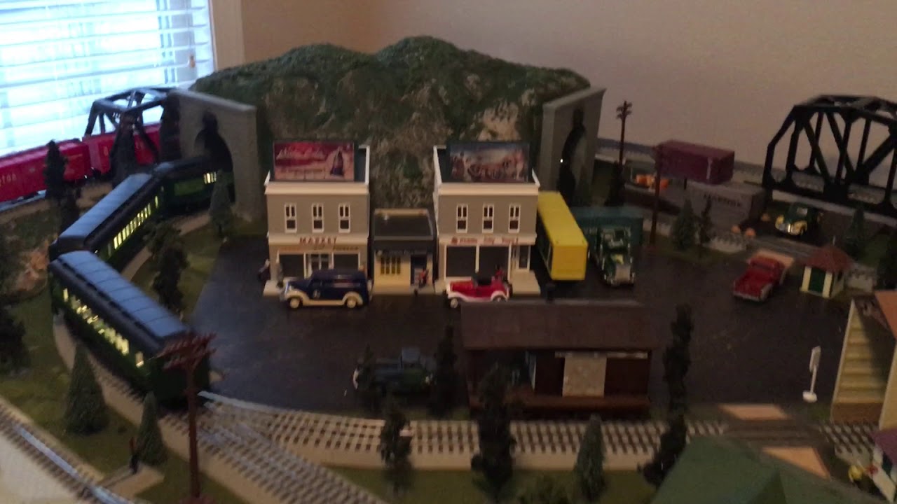 Small 5x8 Lionel Layout: 1-13-19 - YouTube