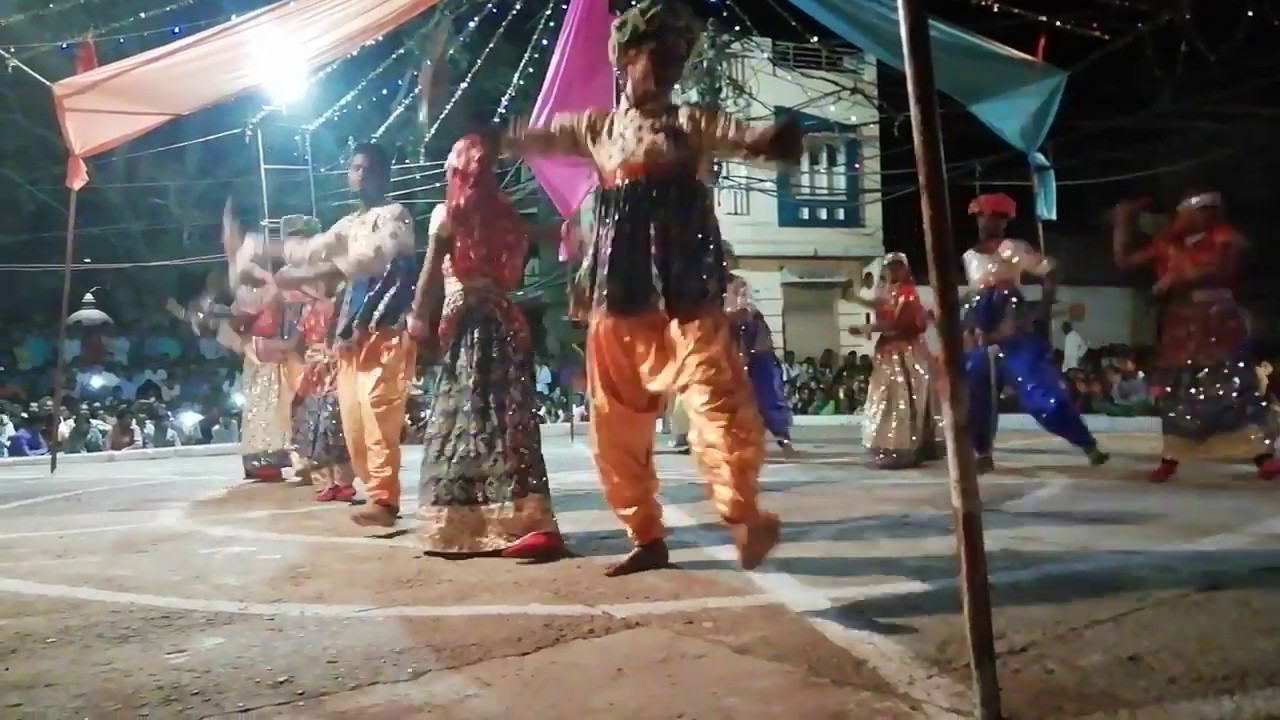 Maa santoshi garba mandal gudi - YouTube