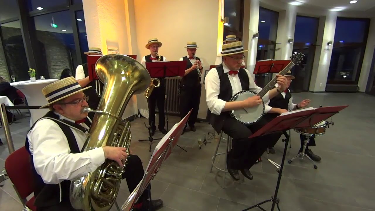 The Firehouse Stompers - "High Society" - YouTube