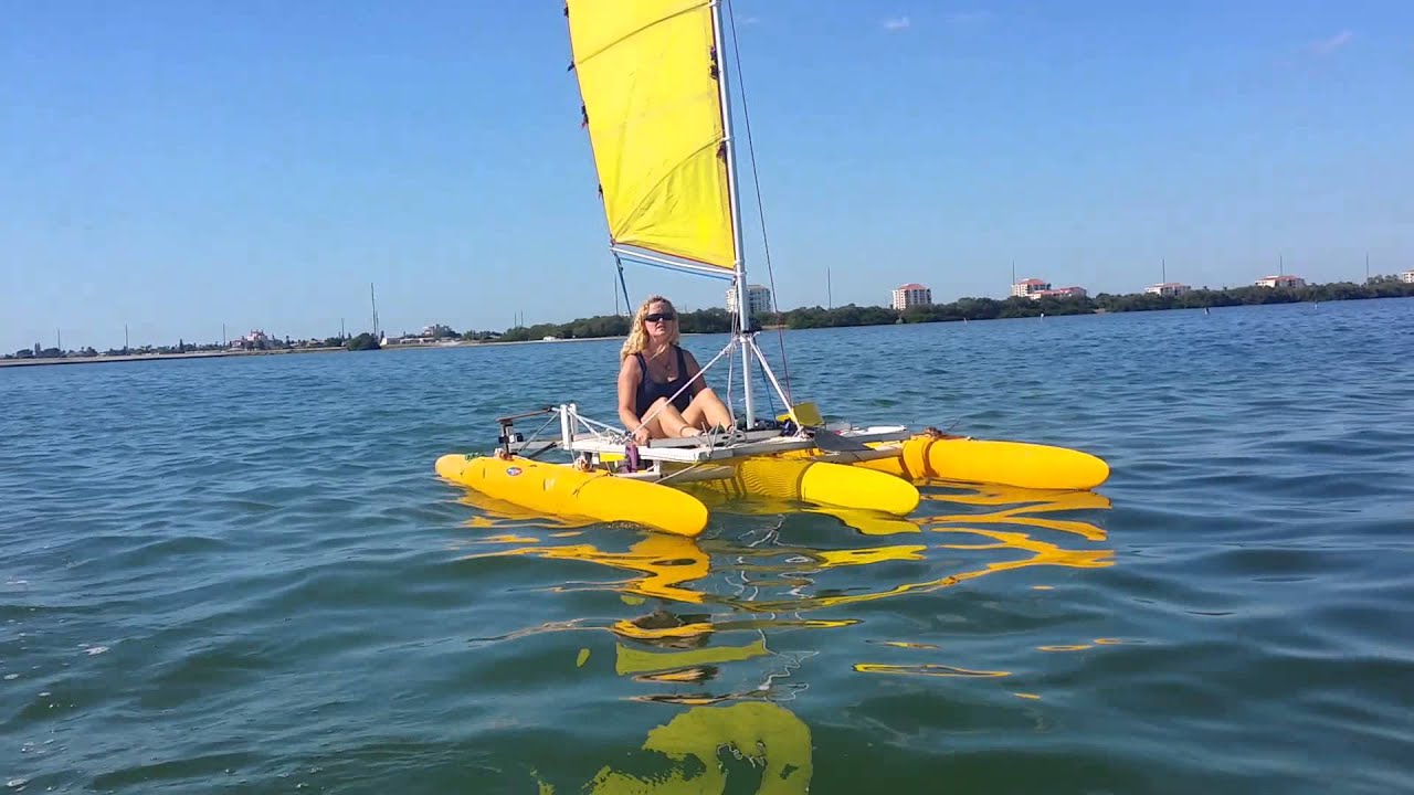 Micro trimaran in light wind. - YouTube