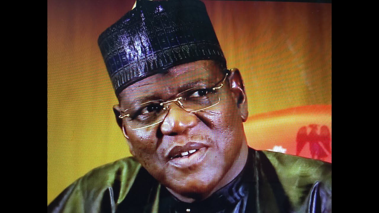 Komai Makirci Lamido Bayanka Muke - Fati Niger - YouTube