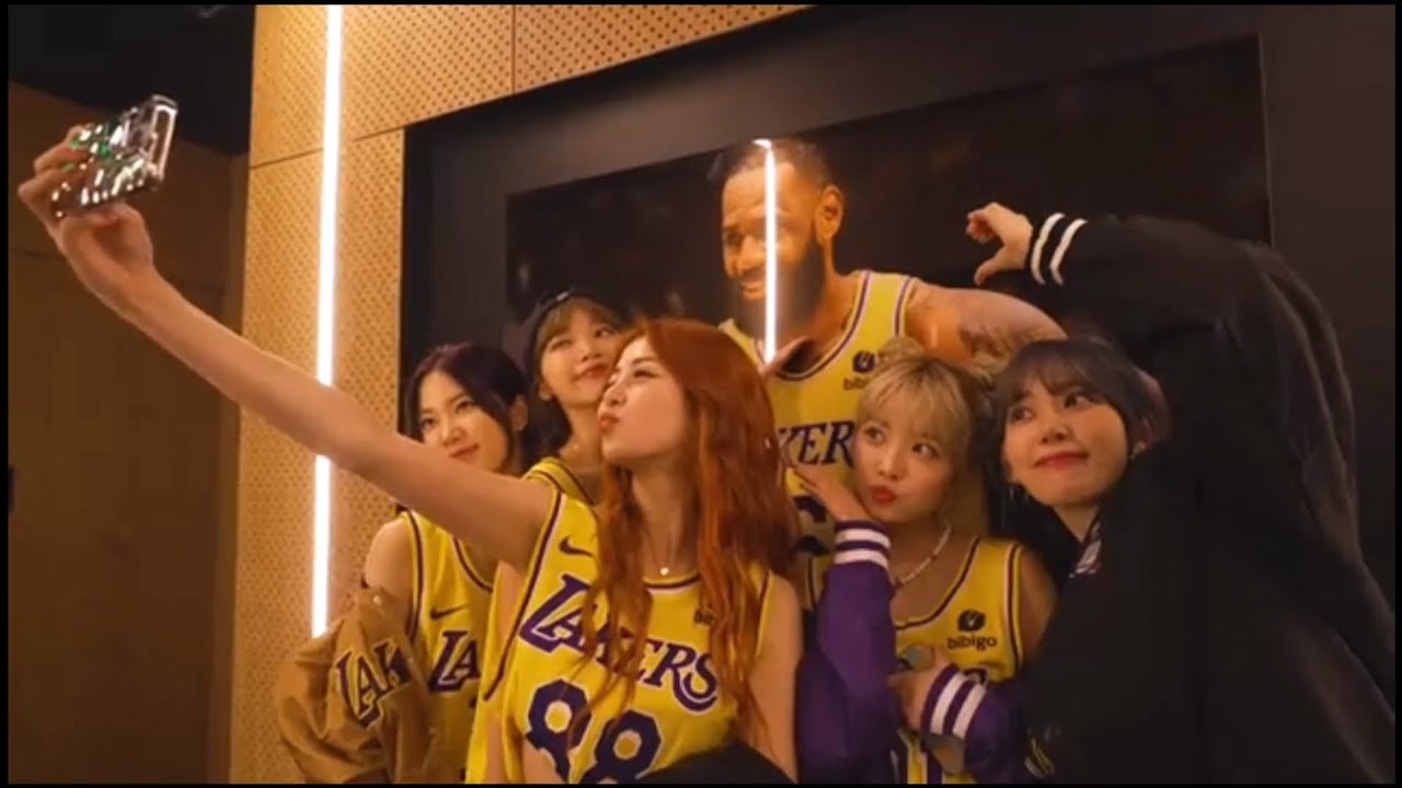 Le Sserafim at Lakers Clippers Game Official snippet #fimmies # ...