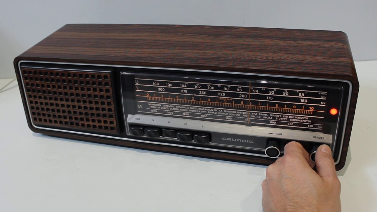 Grundig RF 420 radio - YouTube