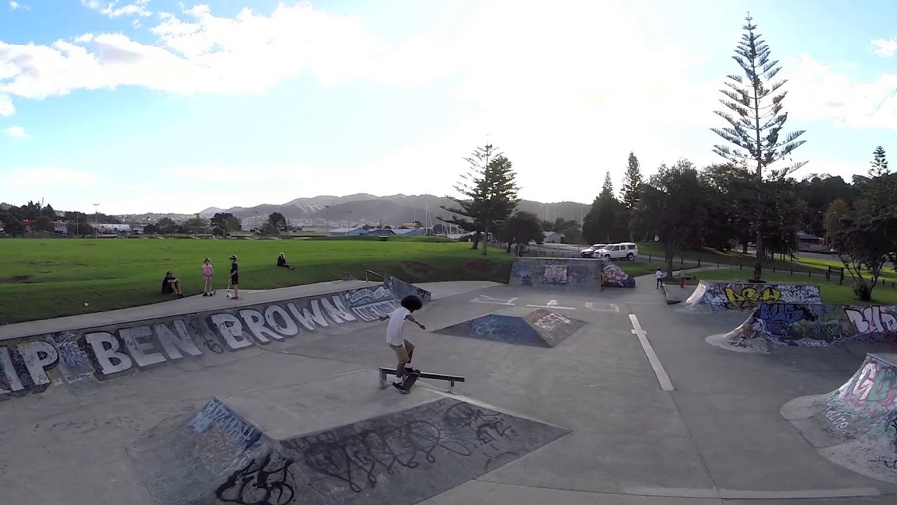Cruising Riverside Skatepark With Clinton Tohu! - YouTube