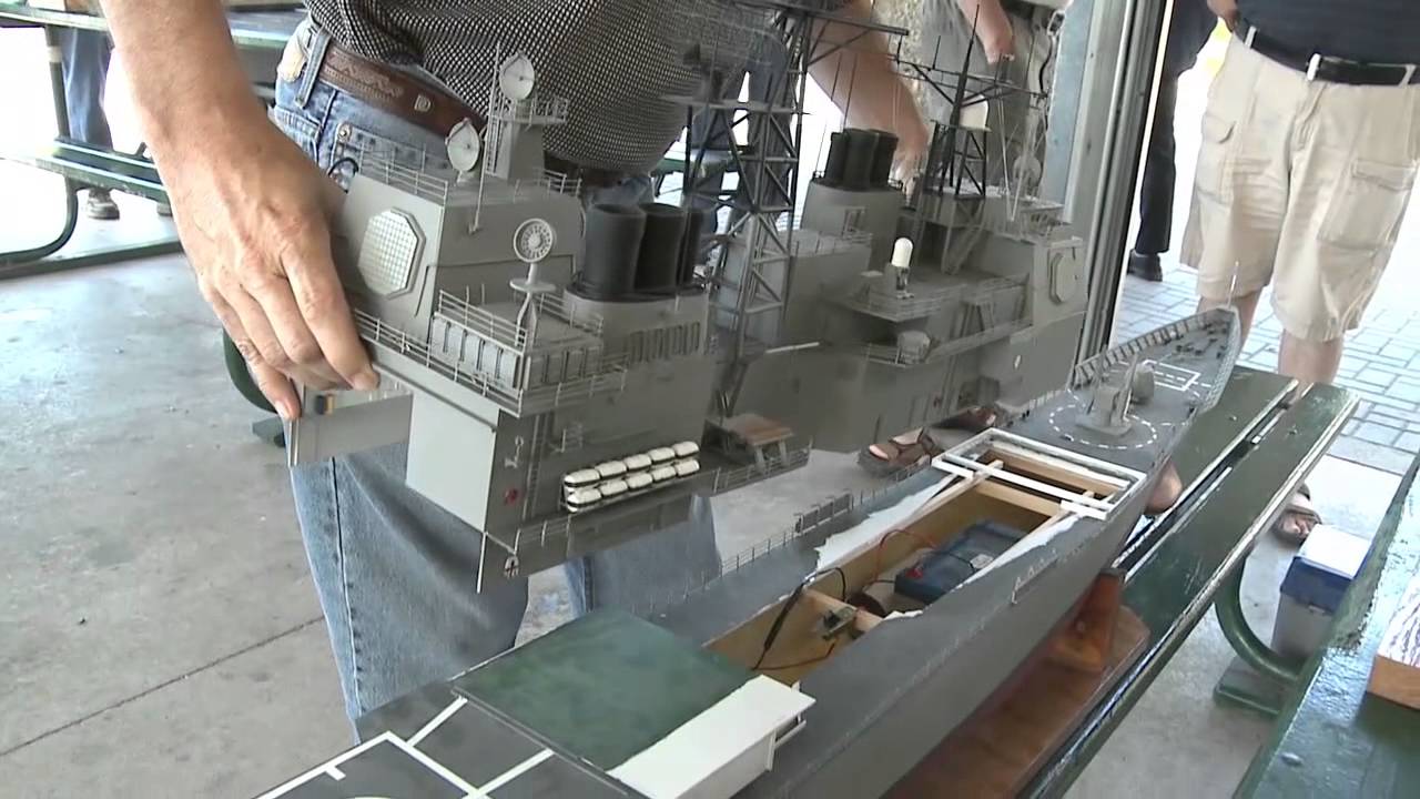 Winnipeg Scale RC Boat club in action. USS Ticonderoga - YouTube