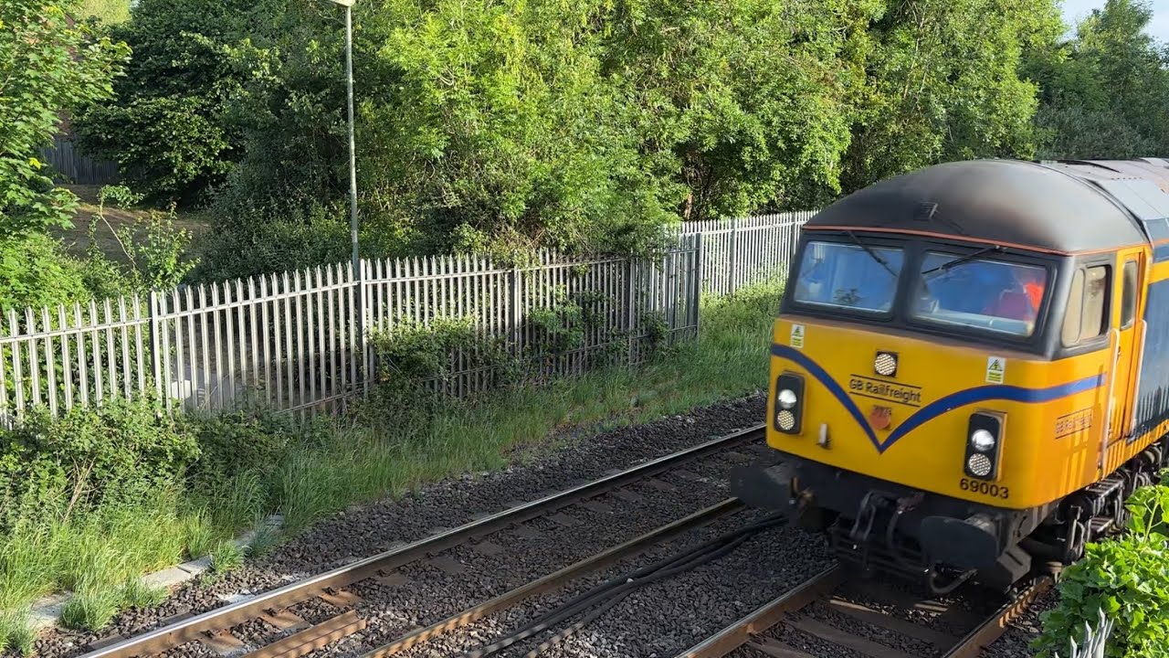 Class 69 | 69003 ‘The Railway Observer’ | GB Railfreight - GBRf - YouTube