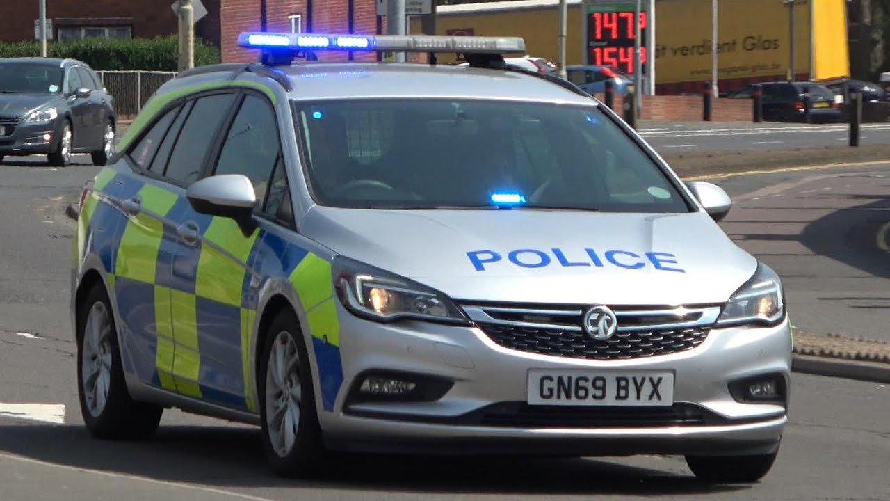 Kent Police Driver Training Unit on a blue light run in Ashford! - YouTube