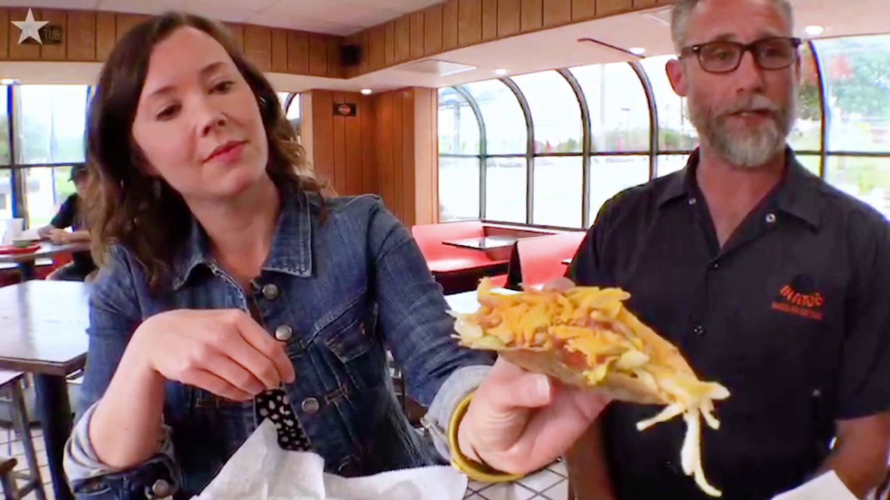 Chow Town Live at In-A-Tub - YouTube