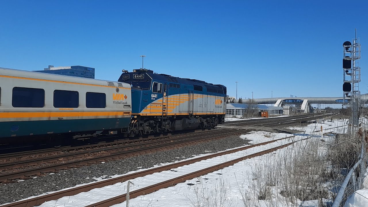 ODD CONSIST! VIA 51 - 6424W & 6441 at Pickering - March 9, 2023 - YouTube