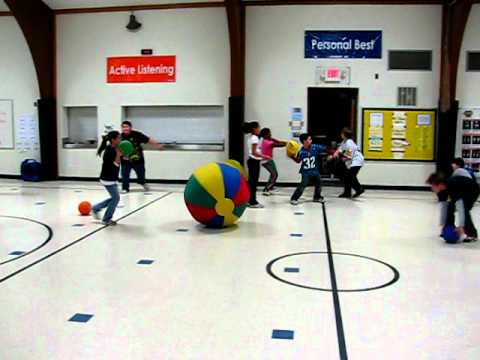PE Throwing Game - Poison Ball - YouTube