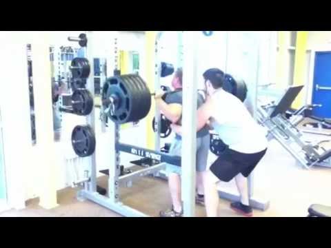 Squatting 500 pounds - YouTube