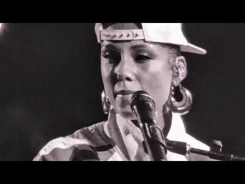 JAY-Z Brings ALICIA KEYS As SURPRISE GUEST & We LOST OUR MIND @ JAY-Z 30 - Night 1