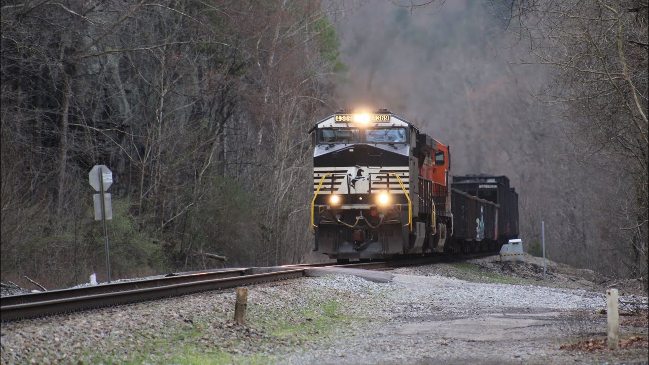 A Northbound Norfolk Southern 142 entering Nemo Tunnel in Wartburg ...
