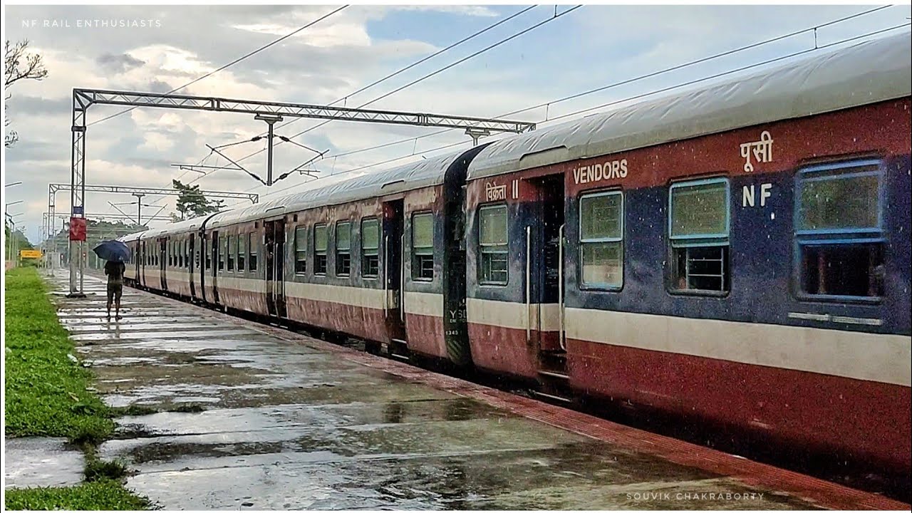 DEMU Train Departing Gulma : 07513 Siliguri Junction - Bamanhat Demu ...