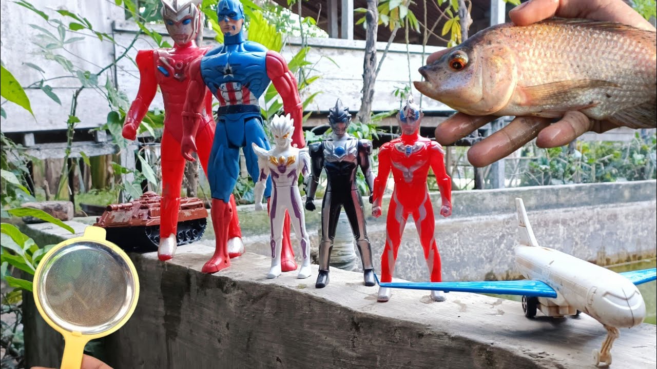 Mengumpulkan Spiderman, ultraman,batman, pesawat jet, tank, ikan hias ...