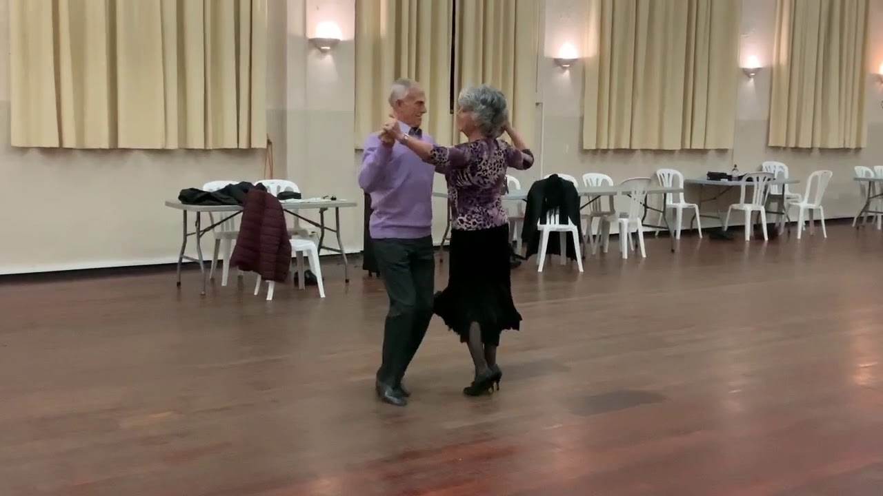 Party Samba - DSA Sequence Dance Club - YouTube