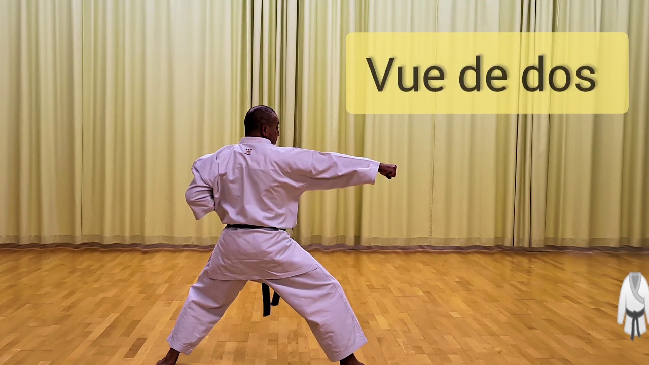Le KATA HEIAN NIDAN VUES DE FACE ET DE DOS - YouTube