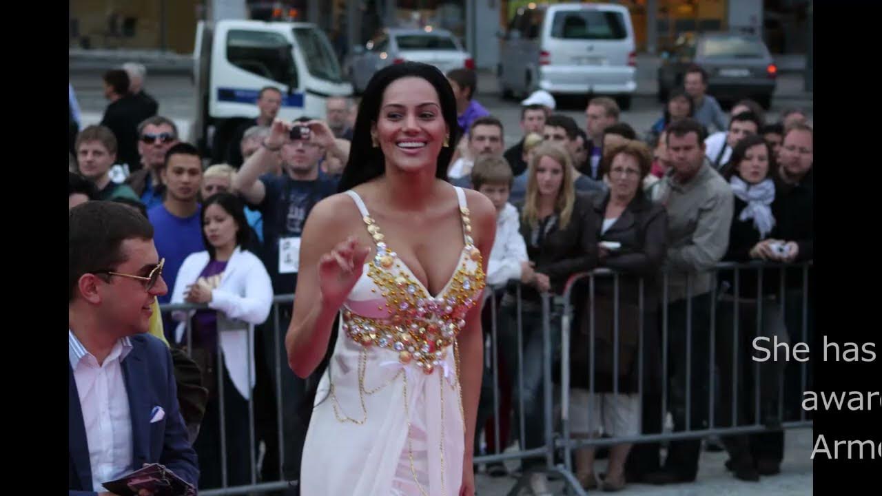 Eva Rivas 6ft 5in 197cm Beautiful tall woman - YouTube