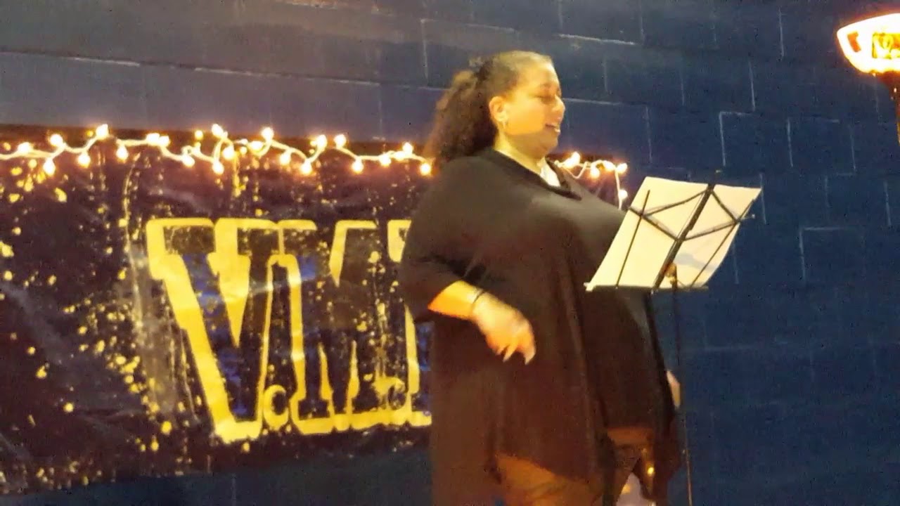 #VoMoPo - Lisa Lipps (The Lipps Lounge set) - YouTube