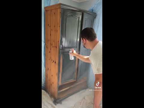 Spray painting my wardrobe - YouTube