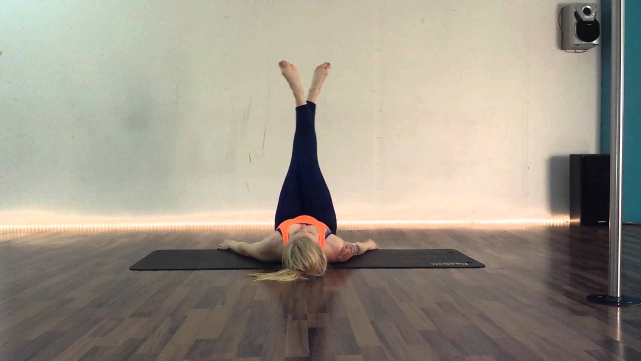 Criss cross kicks - YouTube