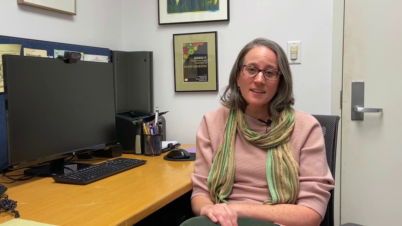 Dr. Deborah Glasofer Talks About Stress Surrounding Holiday Meals - YouTube