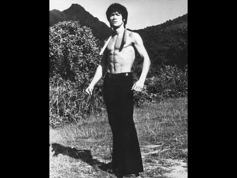 Bruce Lee - Rare footage! MUST SEE! SHOCKING! Fastest move ever caught ...