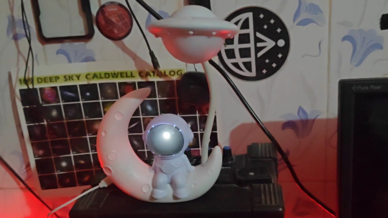 Astronaut On Moon with UFO Lamp | Best Gadget For Space Lovers - YouTube