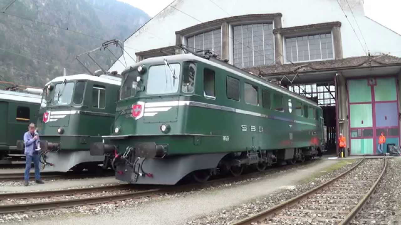 Rollout der Ae 6/6 11411 "Zug" beim Depot Erstfeld [05.04.14] - YouTube