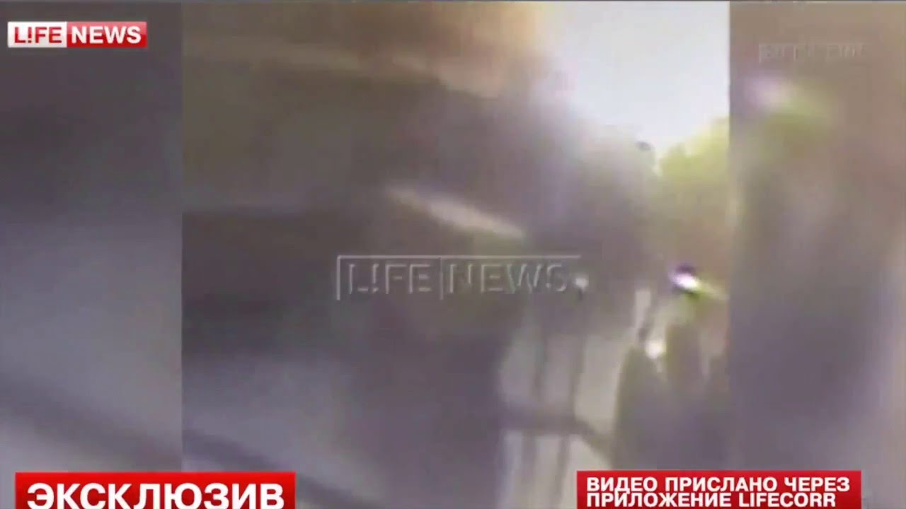 Two views of the crash of flydubai flight FZ981 - YouTube