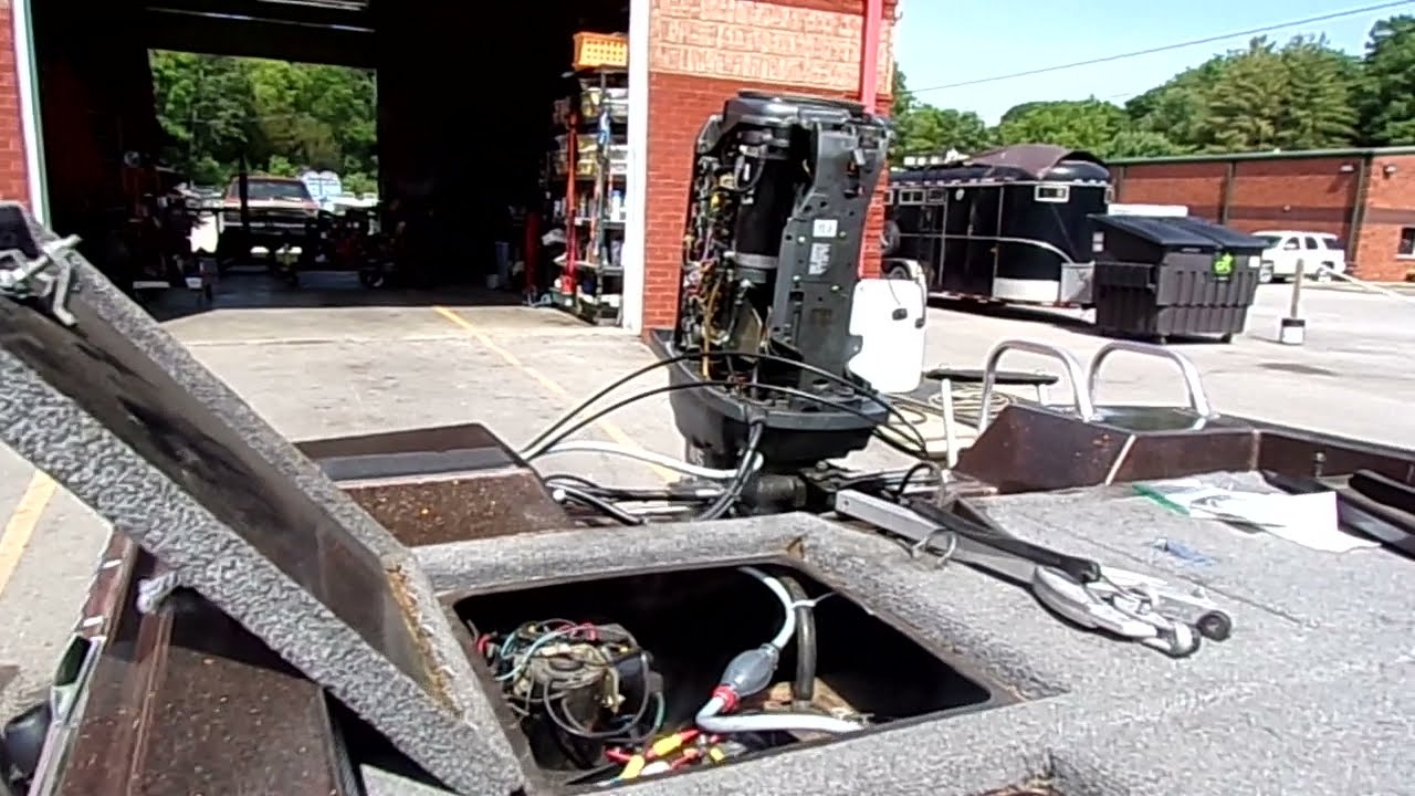 Overhauled Carbs on Mariner 115 Tower of Power - YouTube