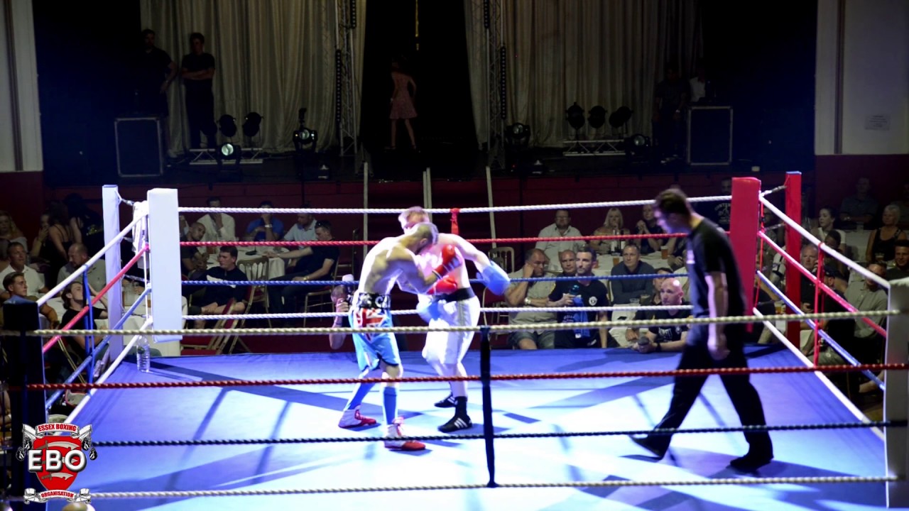 EBO Clash Of The Titans: Bout 4 - Lawrence Loftus Vs Calvin Carruthers ...