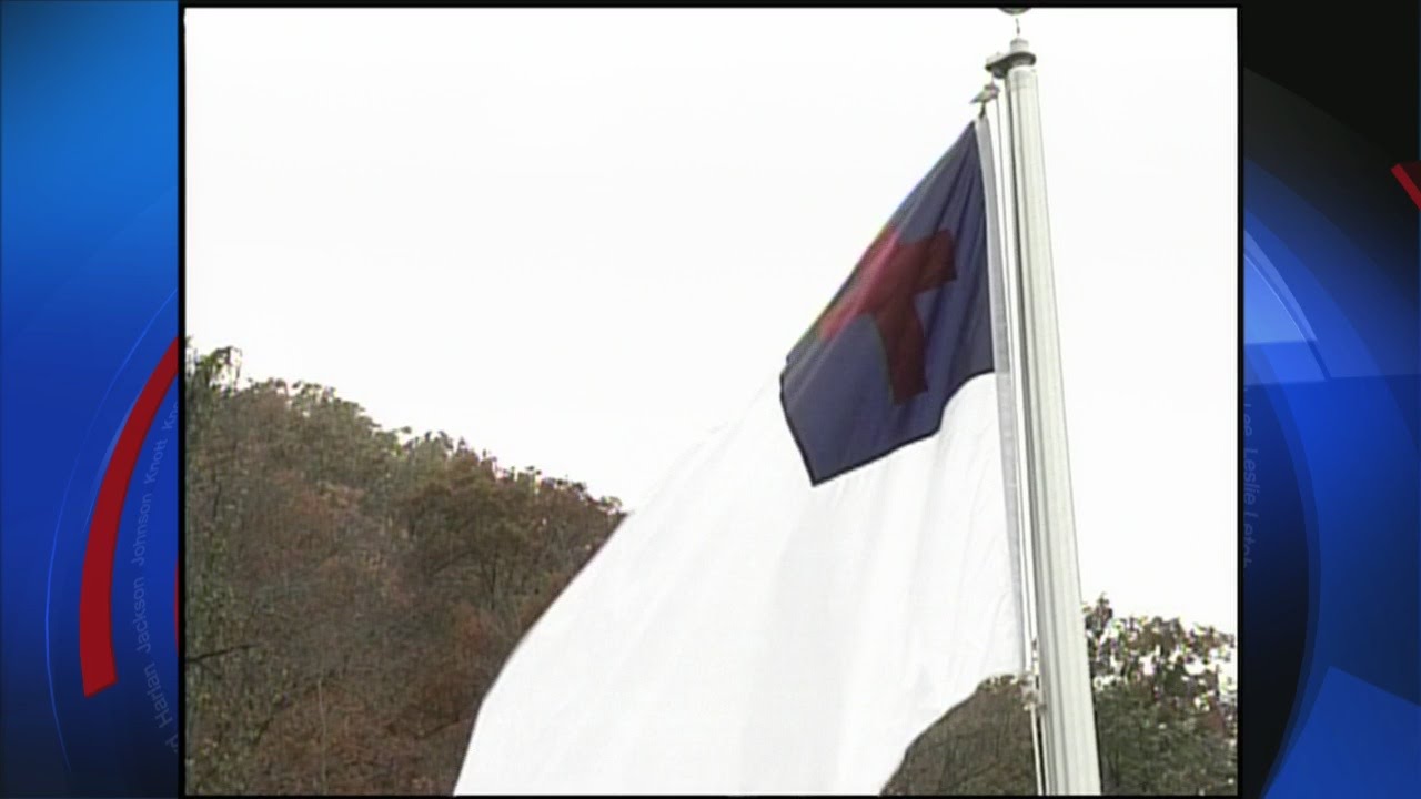 Christian flag gets attention on college campus - YouTube