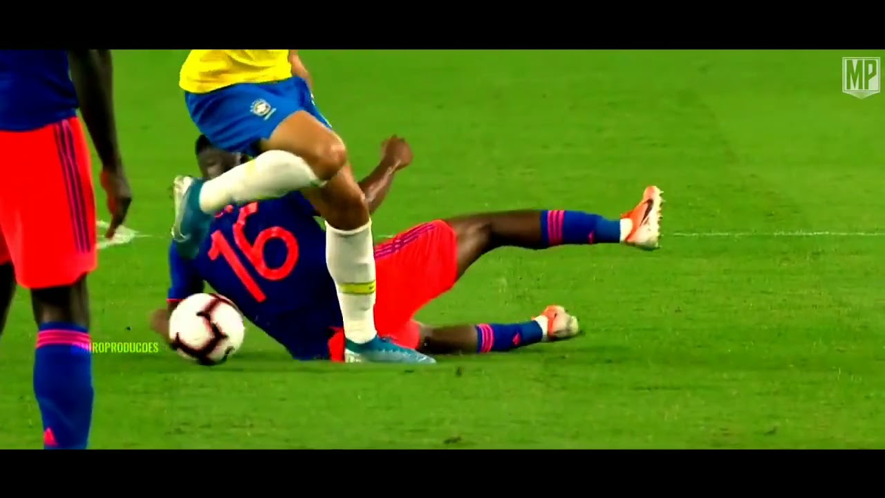 FOOTBALL BEST EVER SHOWBOATING SKILLS || MASTER PLAYER PRO || - YouTube